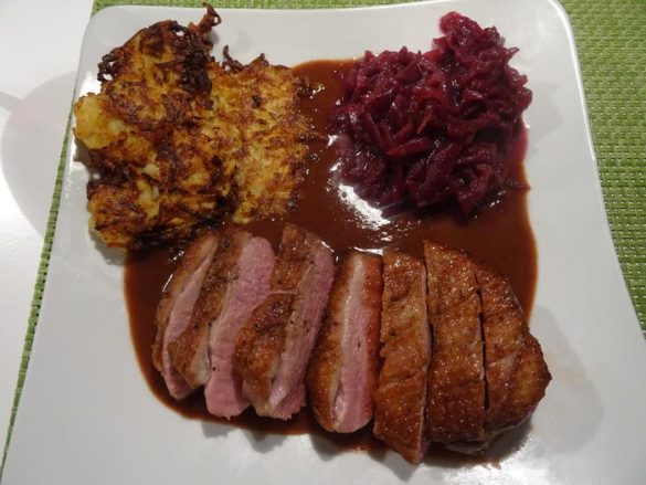 Crispy Duck Breast on Mulled Wine Sauce with Speculoos Spaetzle and ...