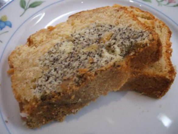 Baking: Rose Cake with Poppy Seeds and Apple | Chef Reader