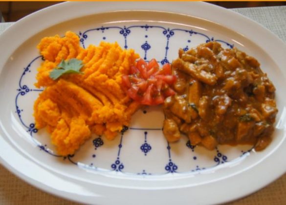 Chicken Breast Fillet Curry with Carrot Puree | Chef Reader