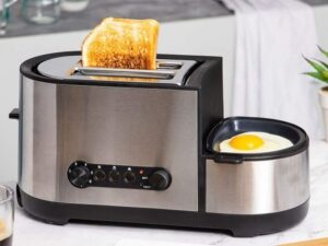 What Happens When You Stick a Fork in a Toaster? | Chef Reader