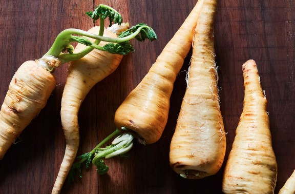 Parsnip Or Parsley Root? Here Are The Differences | Chef Reader