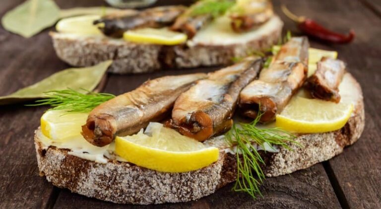 How Do You Eat Sprats? Easily Explained | Chef Reader