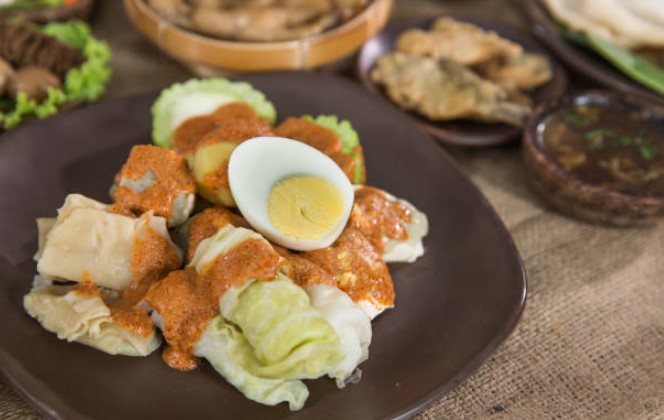 The Delightful Siomay: A Classic Indonesian Food | Chef Reader