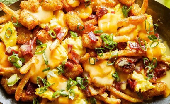 Poutine Fries: A Delicious Canadian Icon | Chef Reader