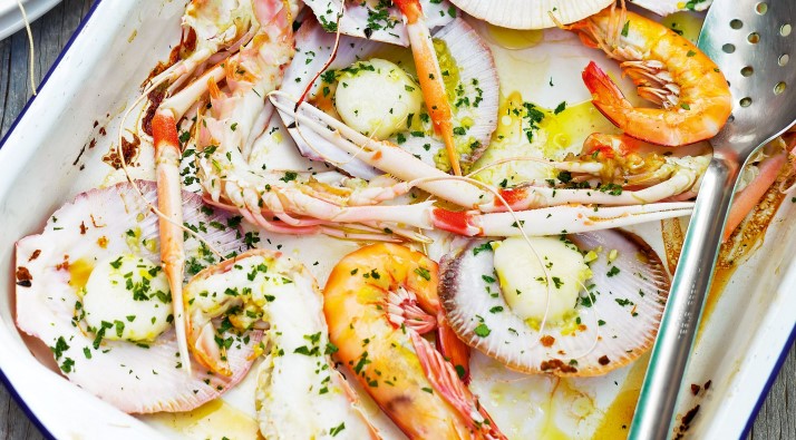How is seafood prepared in Marshallese cuisine? | Chef Reader