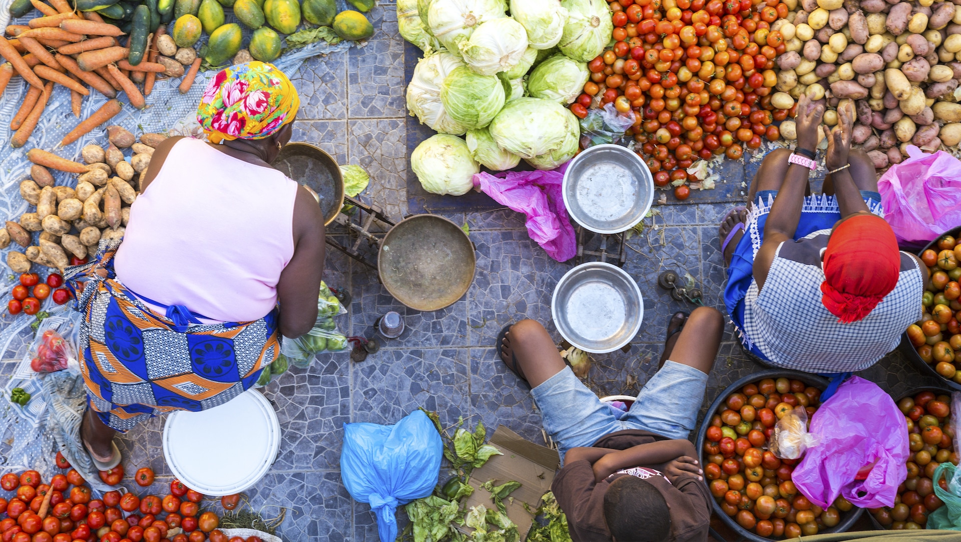 What are the common ingredients used in Malian street food? | Chef Reader