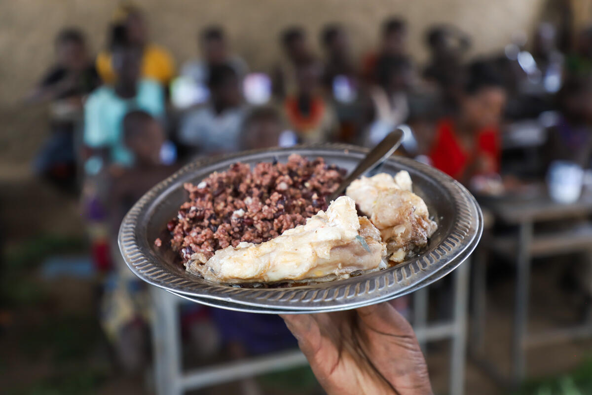 What are some typical side dishes in Malian cuisine? | Chef Reader