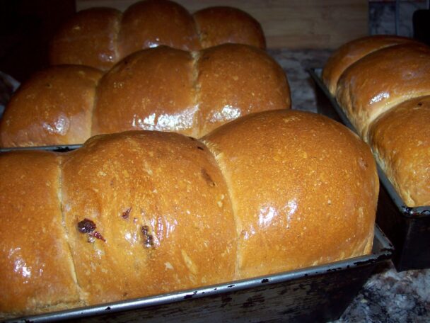 Newfoundland Molasses Raisin Bread: A Taste of Tradition | Chef Reader