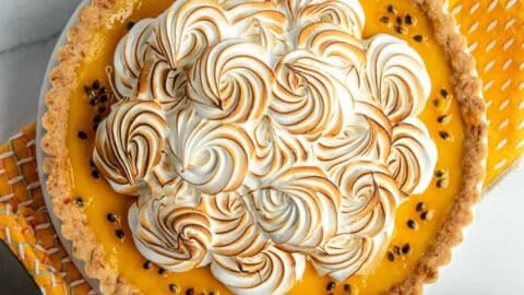 Swiss Apple Crisp: A Delicious Blend of Apples and Crispy Topping ...