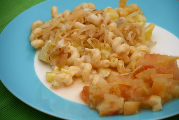 Älplermagronen: Exploring Switzerland's Alpine Macaroni Dish | Chef Reader