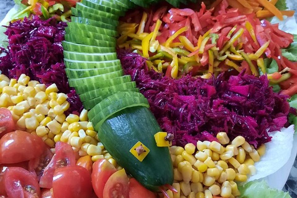 Cucumber snake in the vegetable patch | Chef Reader