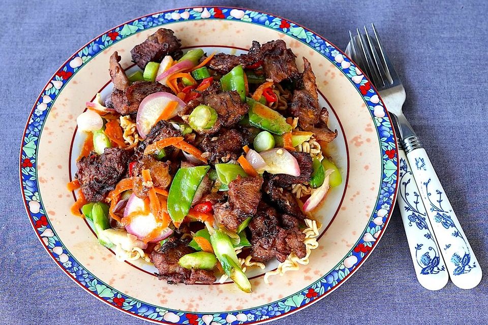 Fried noodles with XO chicken - Tami Goreng Ayam | Chef Reader