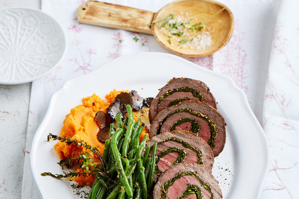 Herb beef fillet roll | Chef Reader