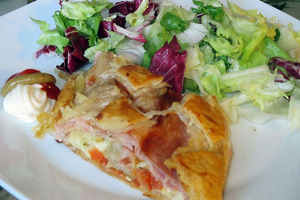 Italian ham and cheese strudel | Chef Reader