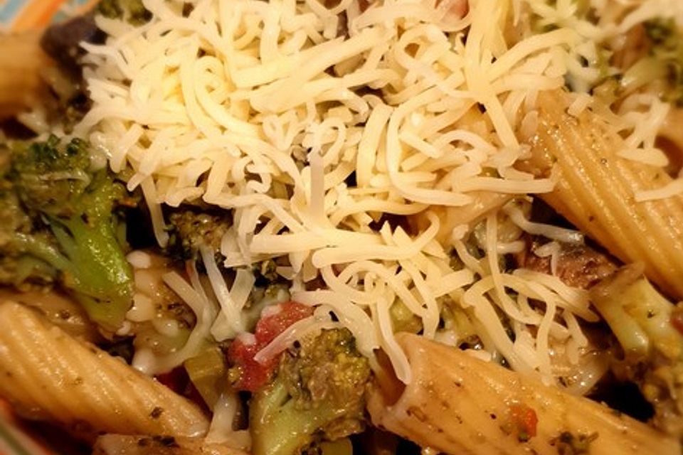 Penne with broccoli and mushrooms | Chef Reader