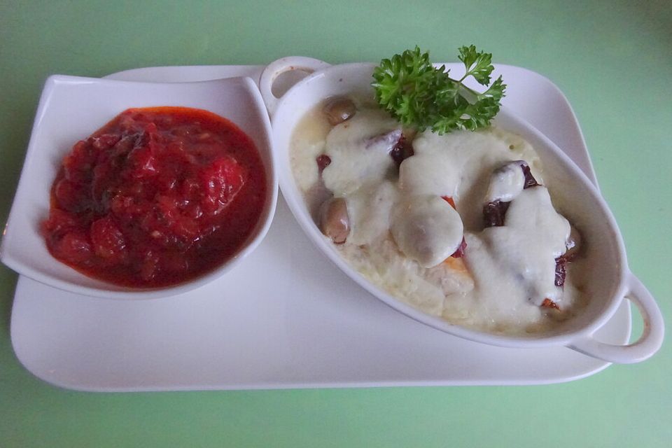 Baked Mediterranean schnitzel with tomato sauce | Chef Reader