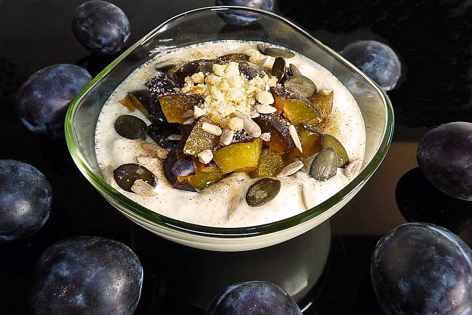 Light quark dish with fruits and seeds | Chef Reader