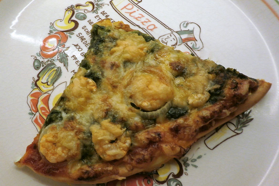 Pizza with fish and spinach | Chef Reader