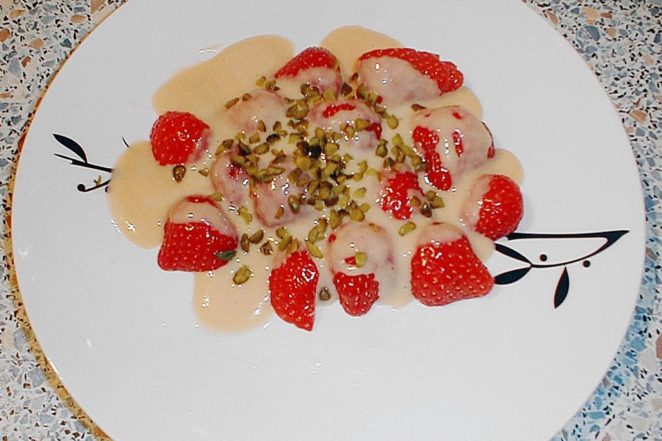 Strawberries with marzipan sauce | Chef Reader