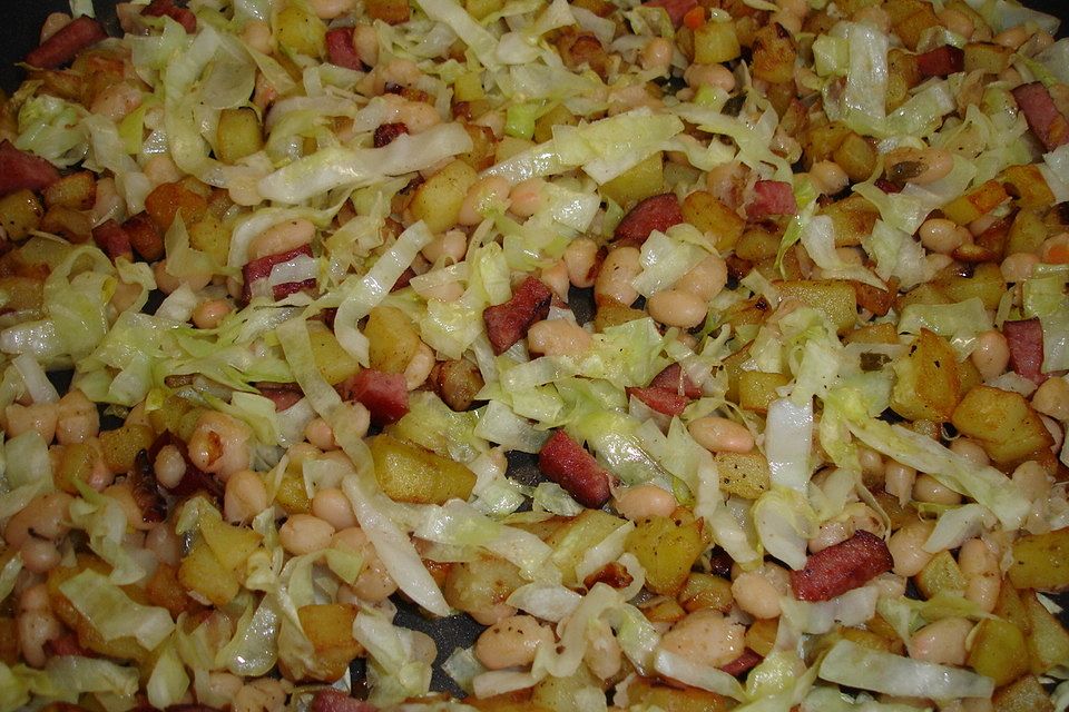 Potato, bean and pointed cabbage pan | Chef Reader